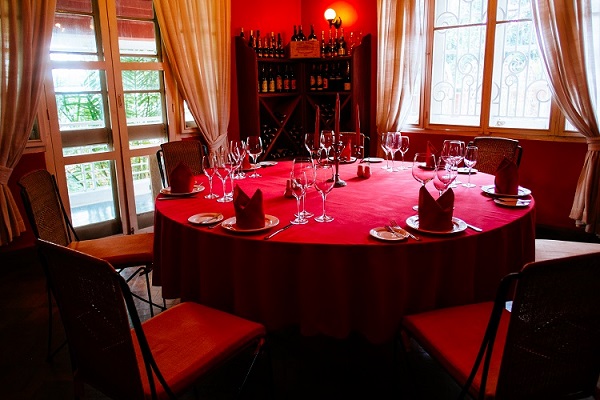 L'OPERA ITALIAN RESTAURANT AND BAR - MYANMORE