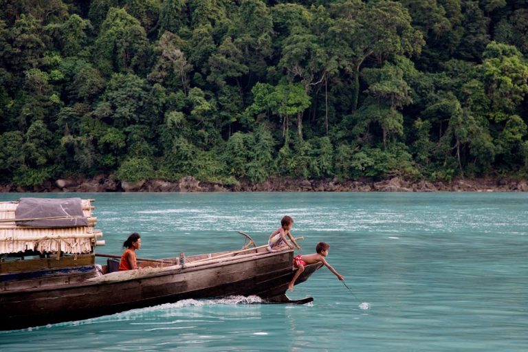 Ways of Life :: The Moken - MYANMORE