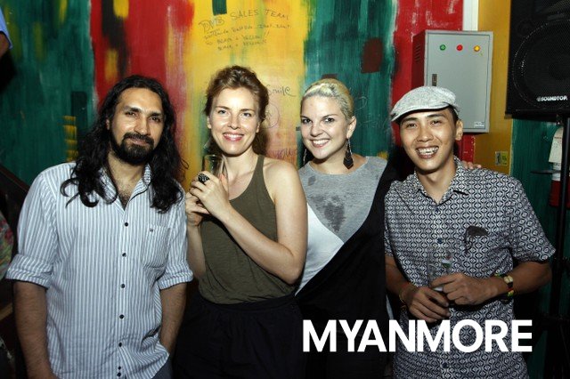 Acoustic Friday Night @ 7th Joint Bar & Grill - MYANMORE