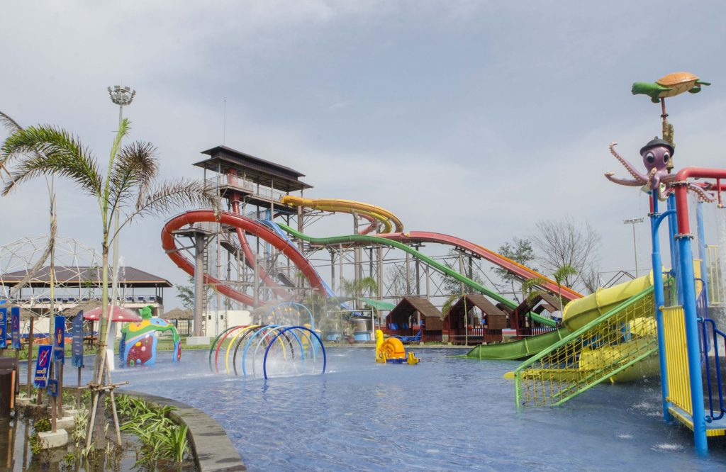 Waterboom Is Back! The Customers, Not So Much - MYANMORE
