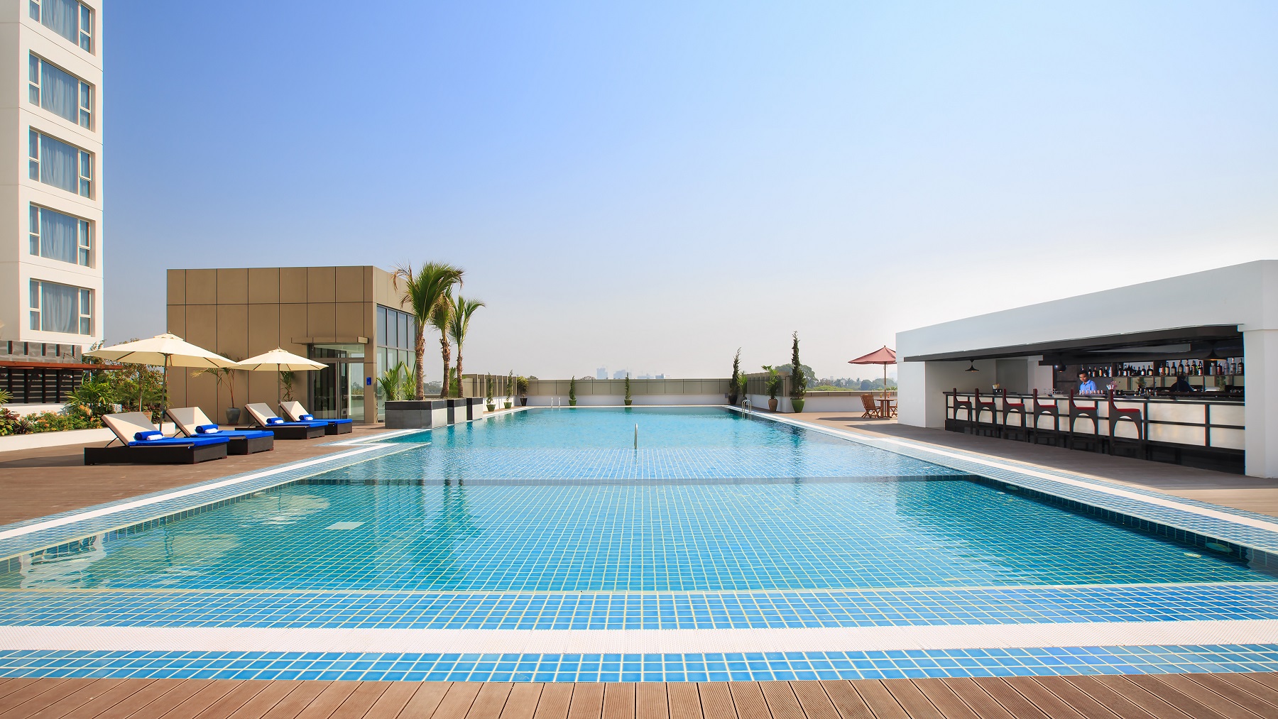 Guide: Swimming through the Season - MYANMORE