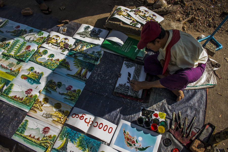 The armless artist - MYANMORE