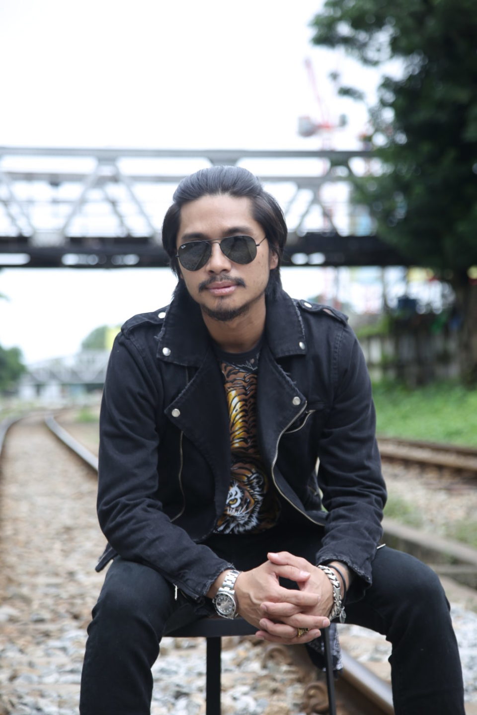 R Zarni: History of a Rockstar - MYANMORE