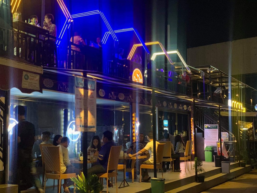 8 Bars to try at Yangon Night Market - MYANMORE