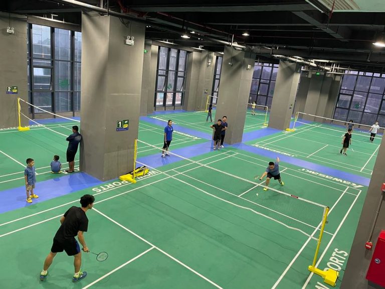Let's play badminton! 11 courts & classes in Yangon - MYANMORE