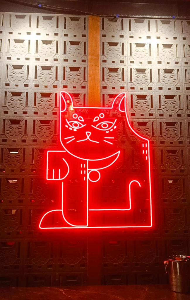 THE LUCKEE CAT: A Hidden Spot Embracing a Spectacular View - MYANMORE